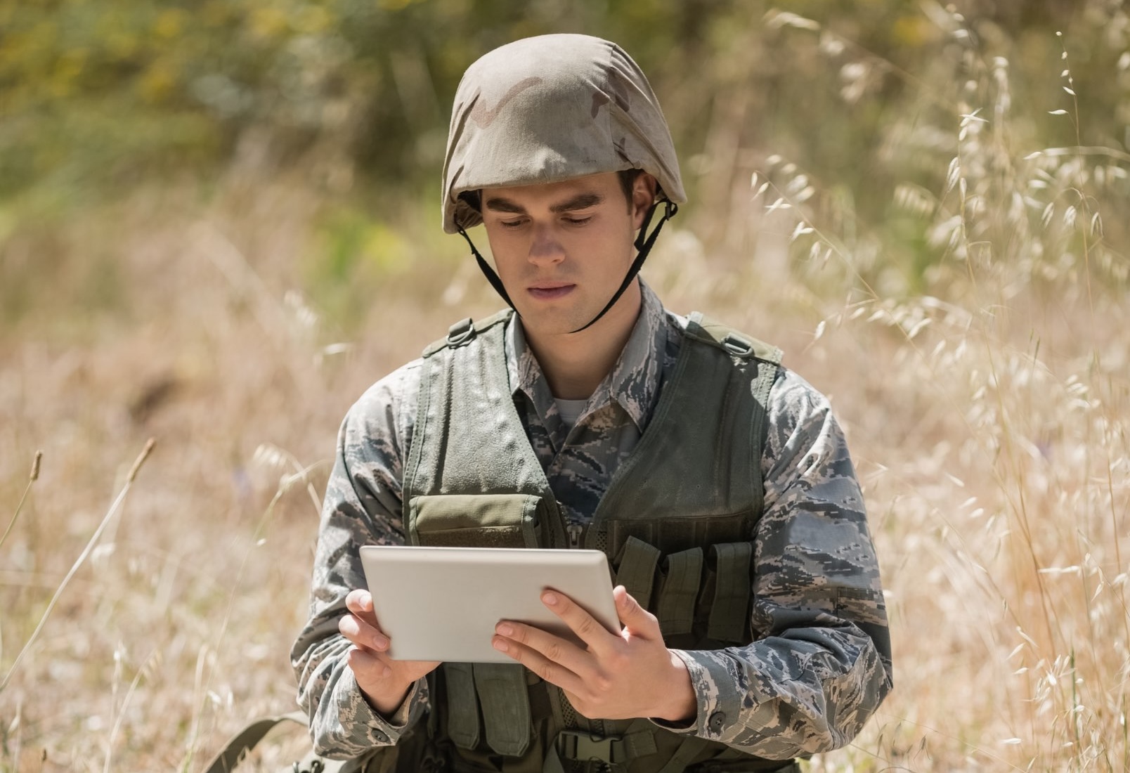 The Role of the Sunlight Readable Display in Military Operations - Cevians